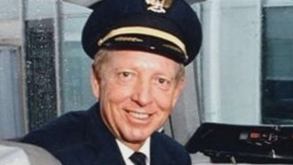 Hero Seattle pilot who helped saved dozens of lives in 1989 Iowa plane ...